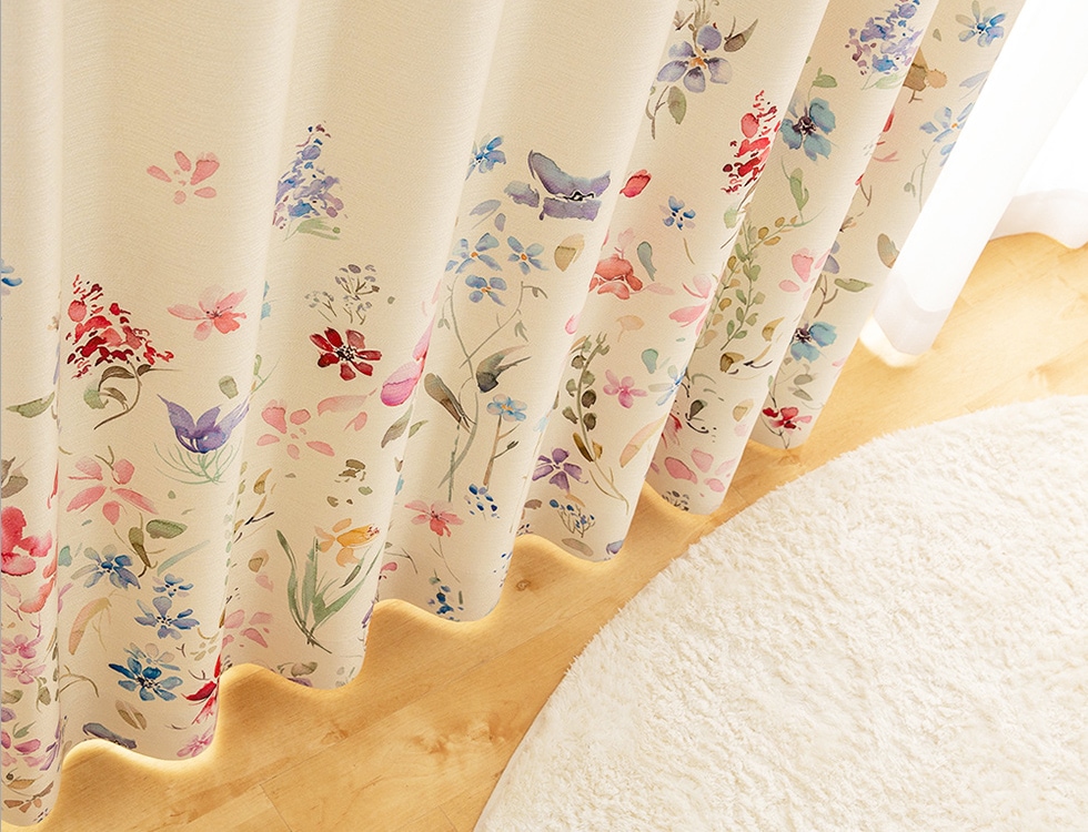 お花畑をイメージした華やかな3級遮光カーテン Fiore「フラワーガーデン」ミックス | 遮光カーテン | オーダーカーテン通販のaiika（アイカ）