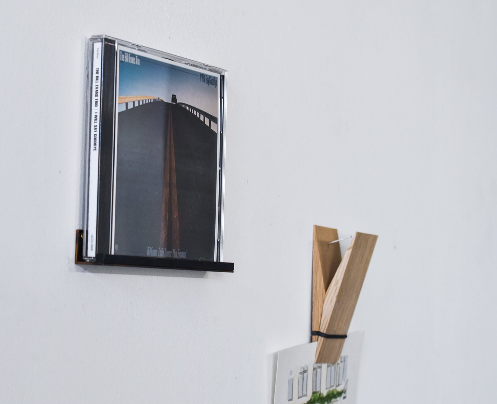 BRASS WALL STAND｜ CATAWARA（カタワラ）