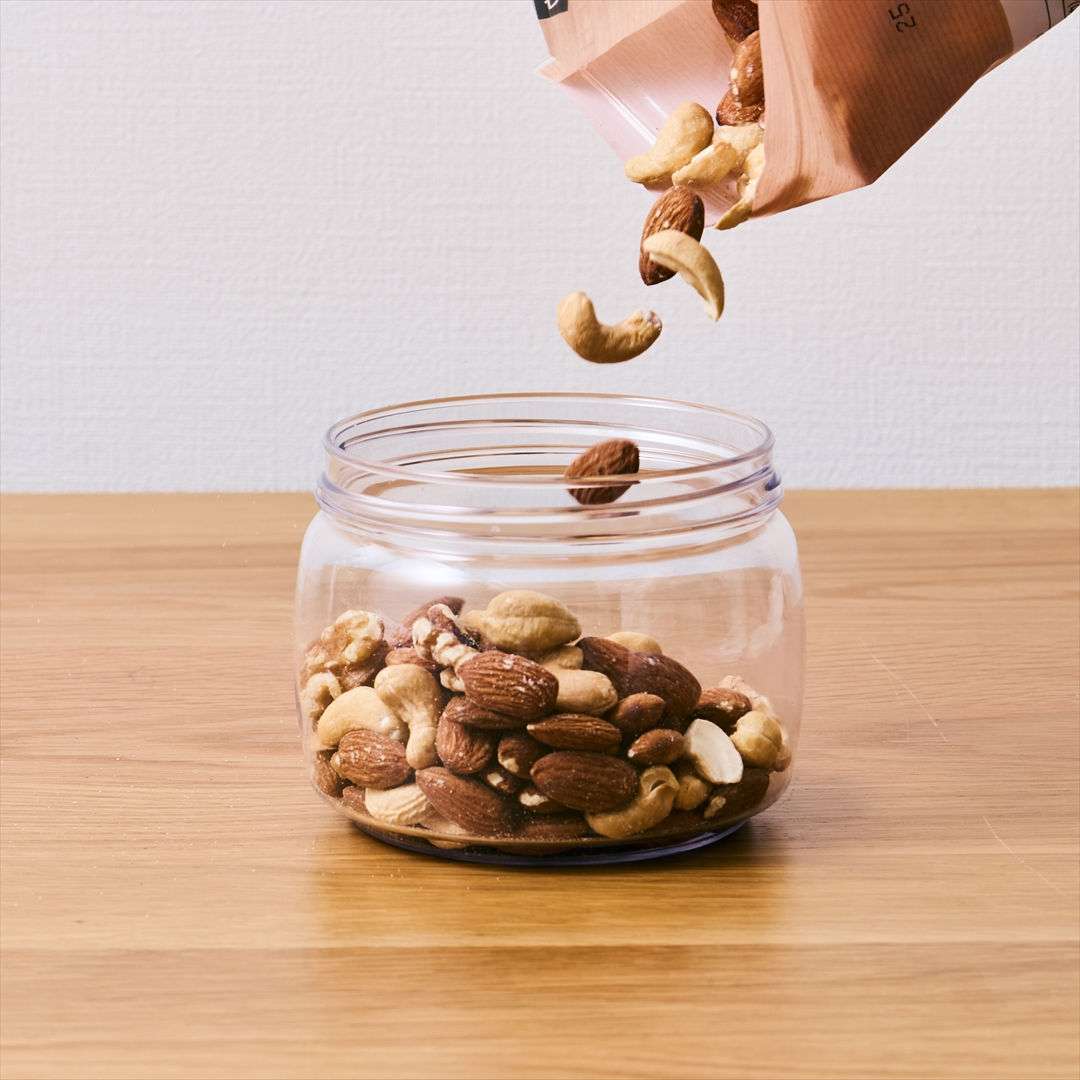 PUSH 空気が抜けるキャニスター 400ml｜キッチン用品,保存容器・調味料入れ,保存容器・キャニスター｜kurasso（クラッソ）